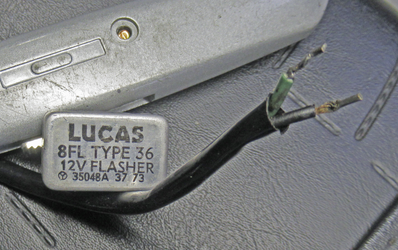 Lucas flasher relay and fitting Lucas turn signals | LaverdaForum